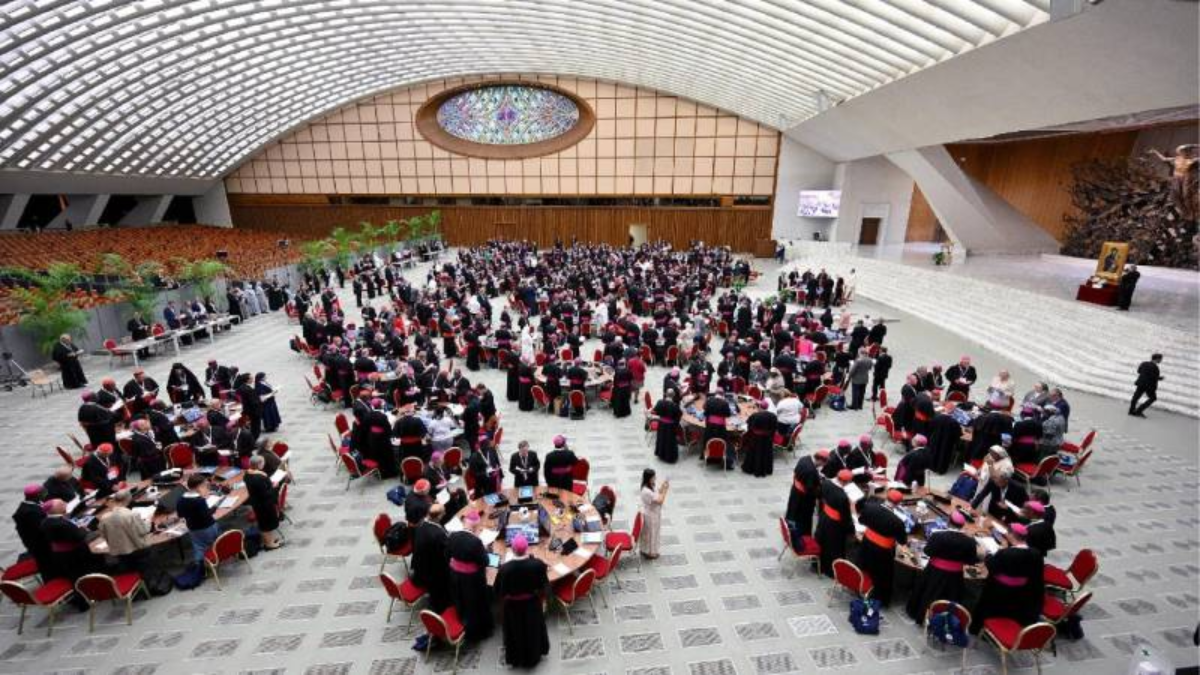 The Synod proposes a new conception of the priesthood: more integrated ...