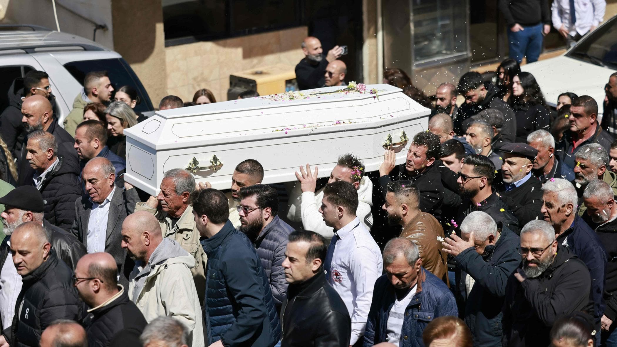 Massive funeral in Lebanon for the Maronite priest Pierre El-Raii ...